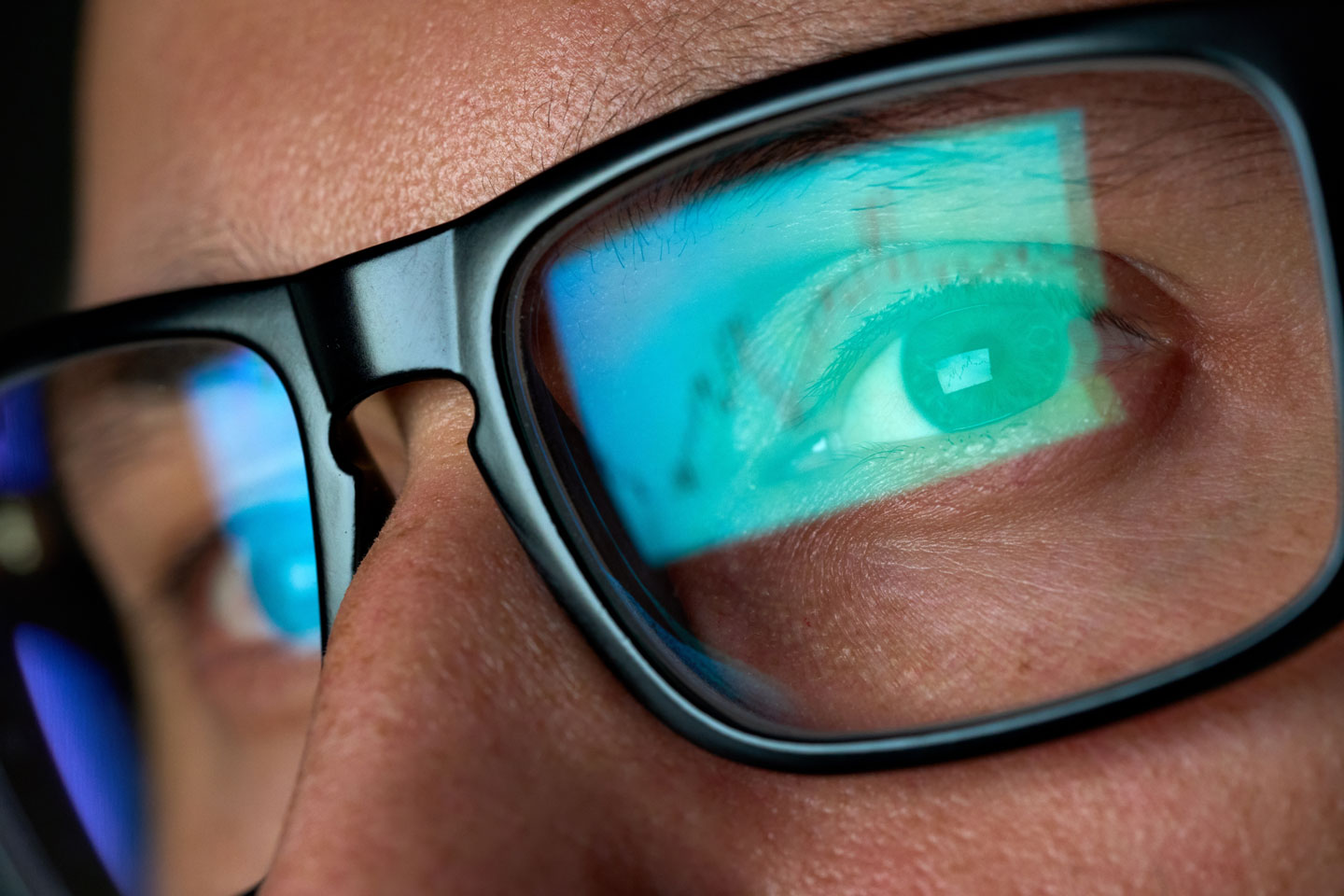 Digital Eye Strain: Tips for Students & Professionals | AEVE
